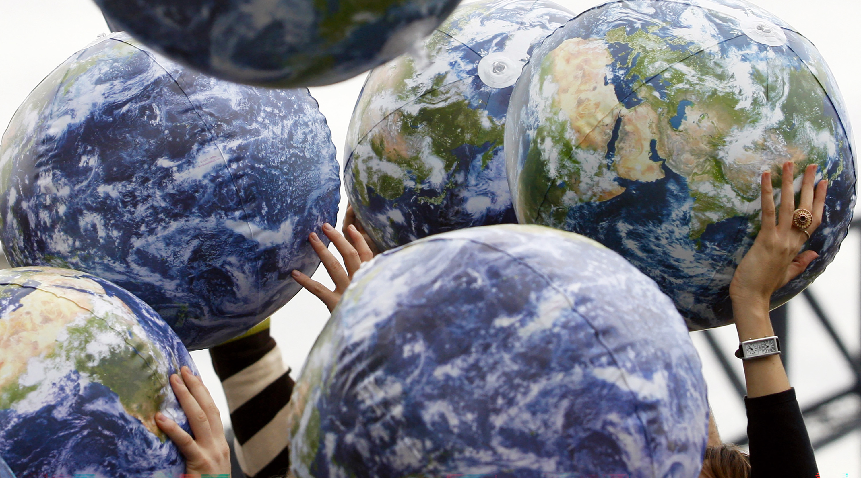 Lessons from three global collective action problems | PIIE